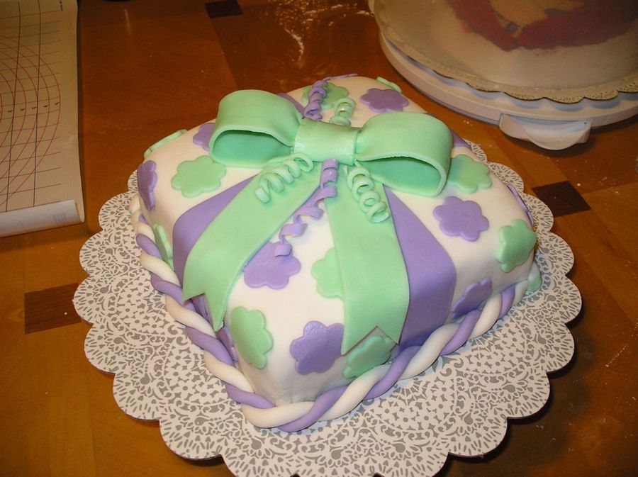 Green And Purple Present Cake With Bow - CakeCentral.com
