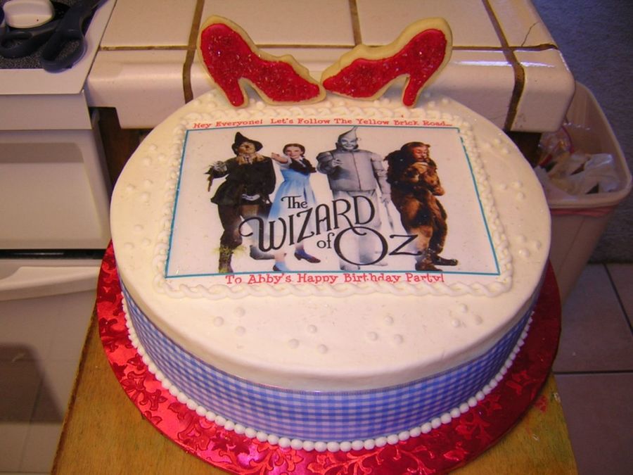 Wizard Of Oz Cake - CakeCentral.com