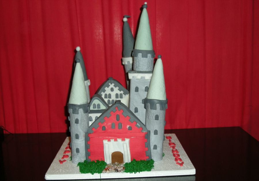 Ludwig's Castle - CakeCentral.com