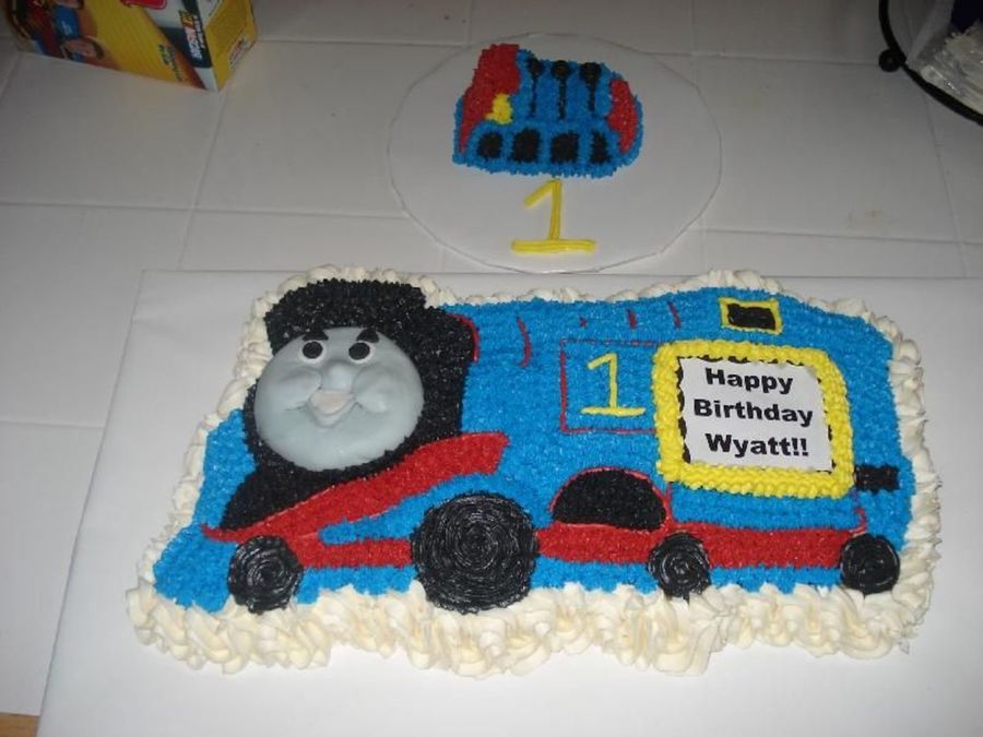 Thomas The Tank Engine & Locomotive For Smasher - CakeCentral.com