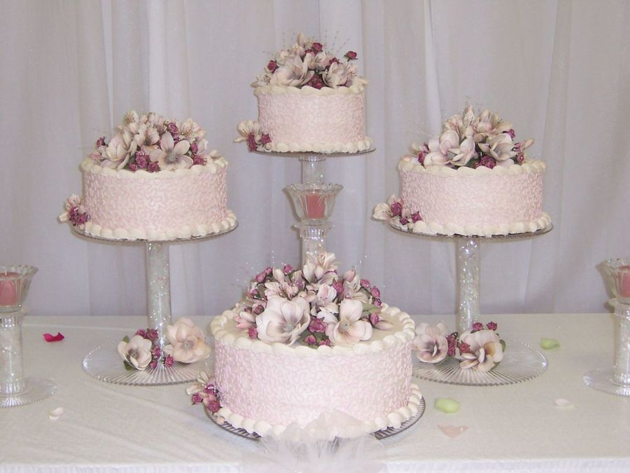 Dee Dee's Cake - CakeCentral.com