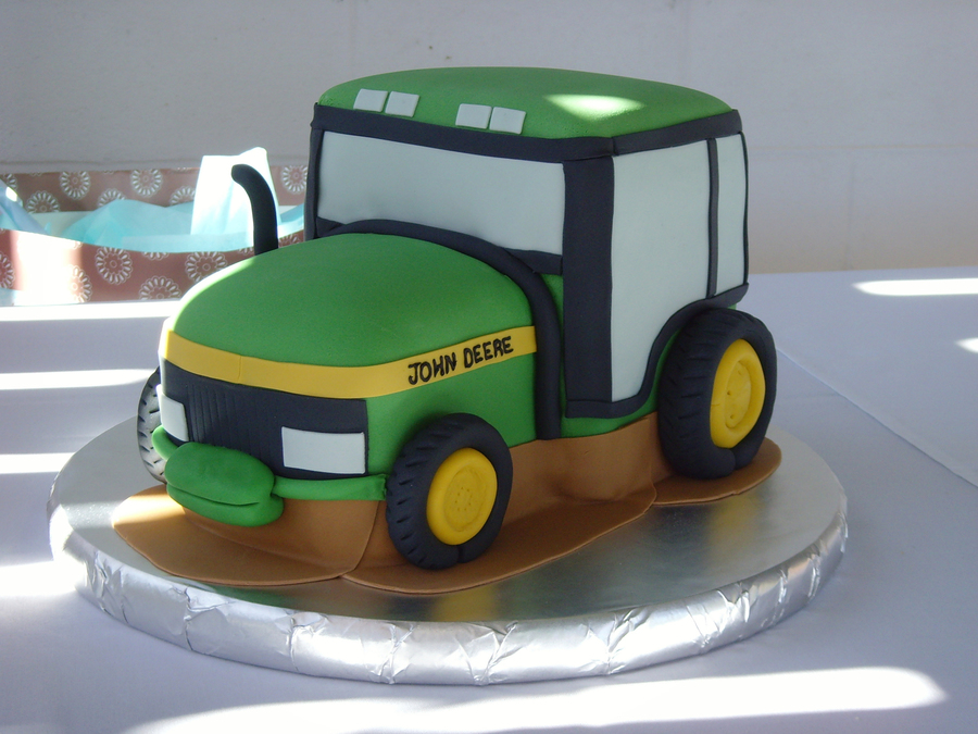Just Married Tractor - CakeCentral.com