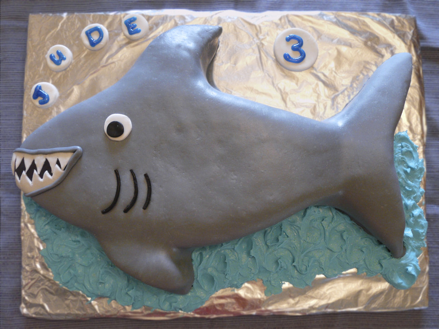 Shark Cake - CakeCentral.com