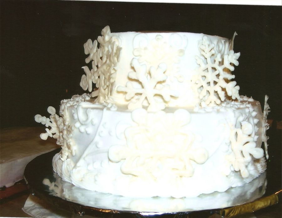 Snowflake Cake - CakeCentral.com