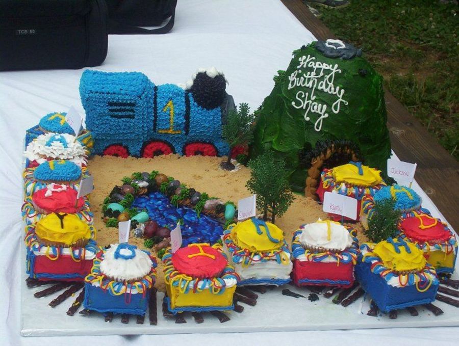 Train Cake Revisited... - CakeCentral.com
