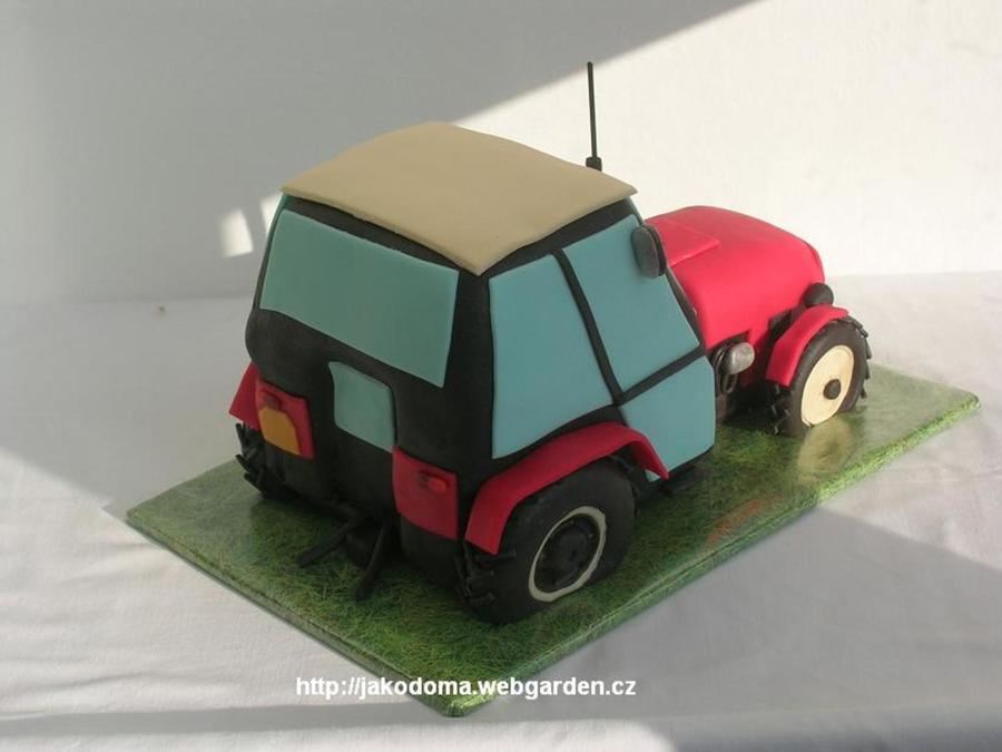 Red Tractor - CakeCentral.com