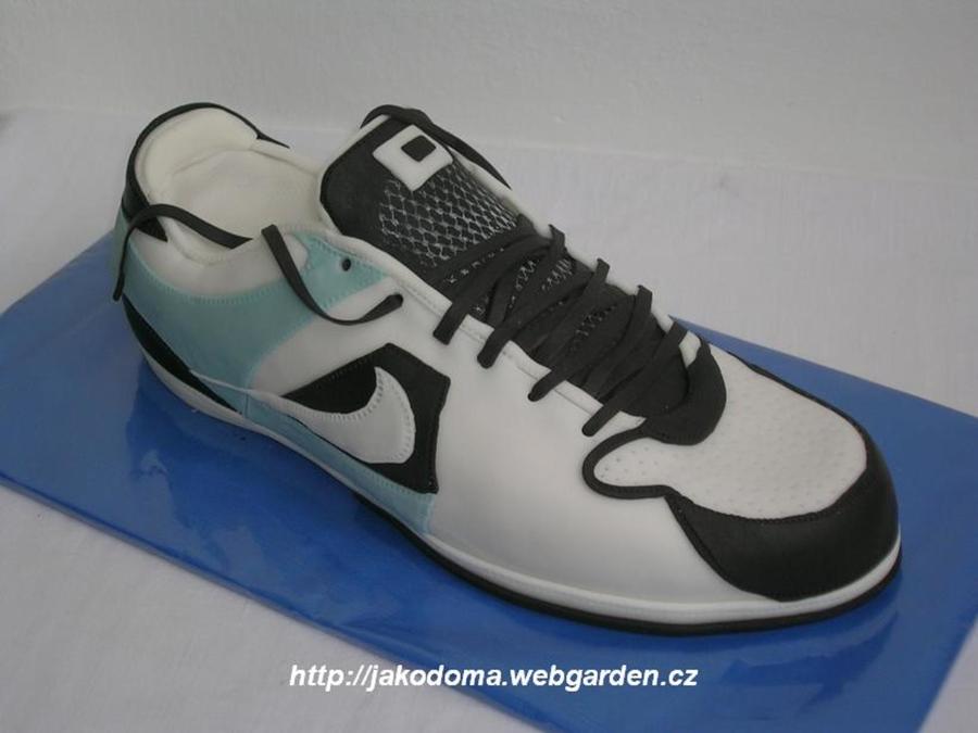 Trainers - CakeCentral.com