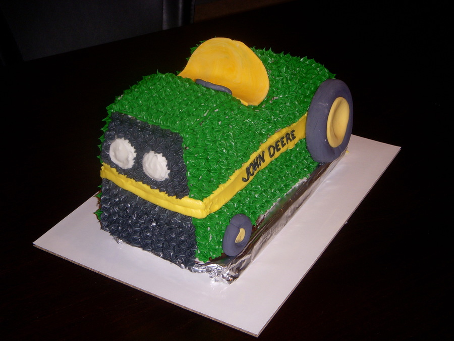 John Deere Tractor - CakeCentral.com