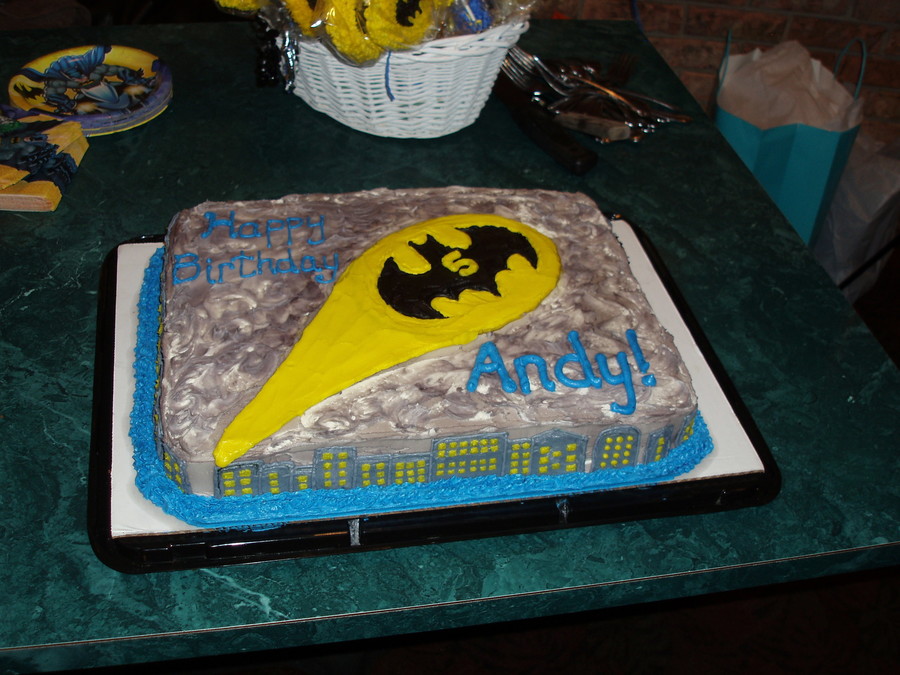 Batman Signal Cake - CakeCentral.com