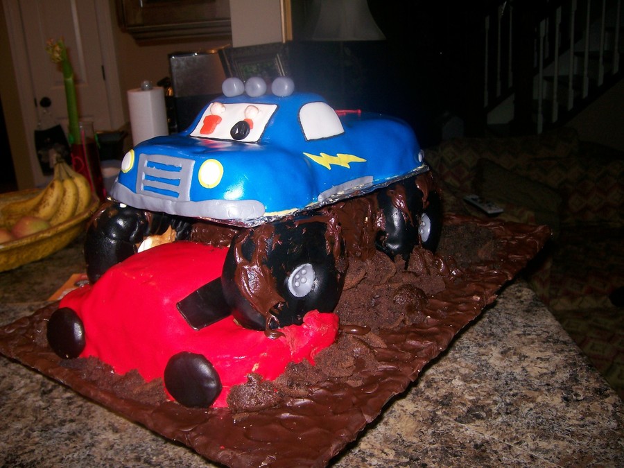 Dalan Monster Truck - CakeCentral.com