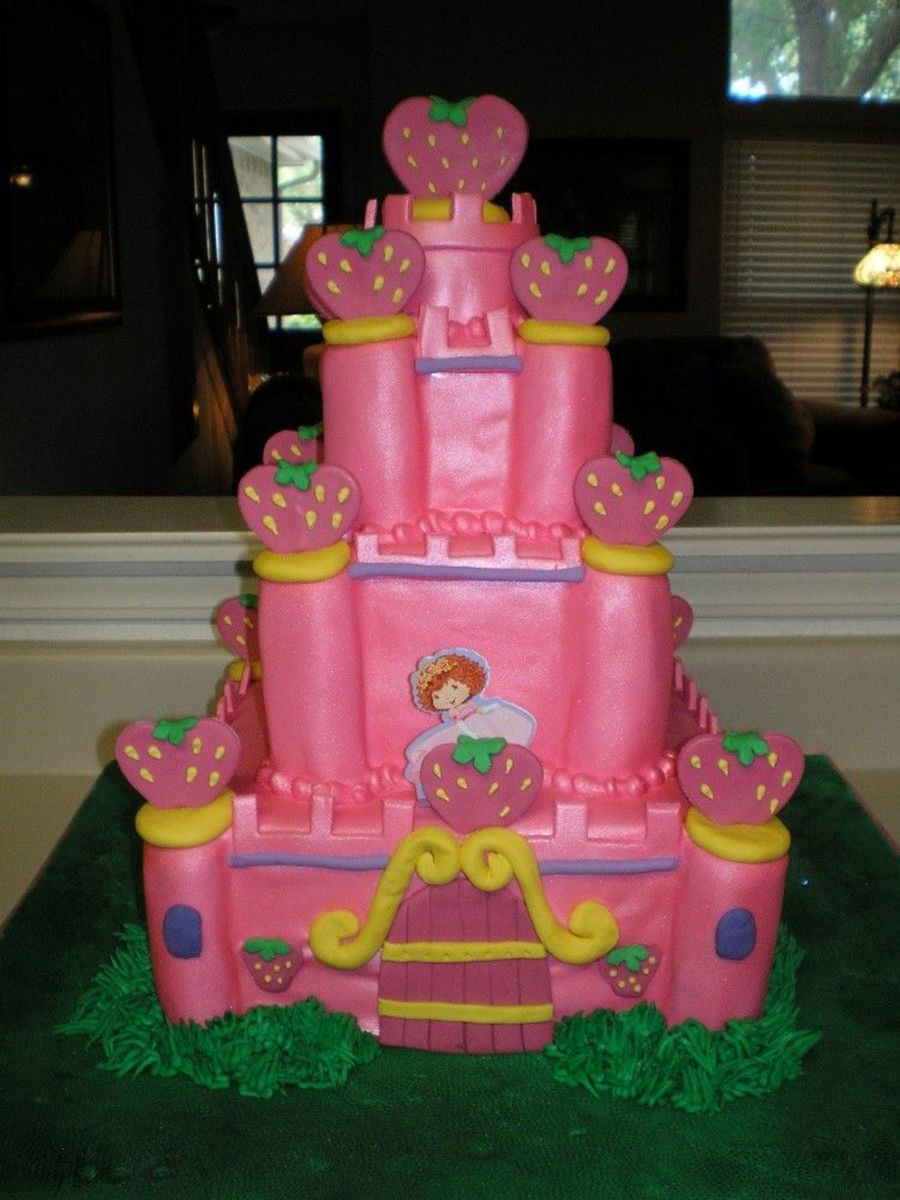 Strawberry Princess Castle - CakeCentral.com