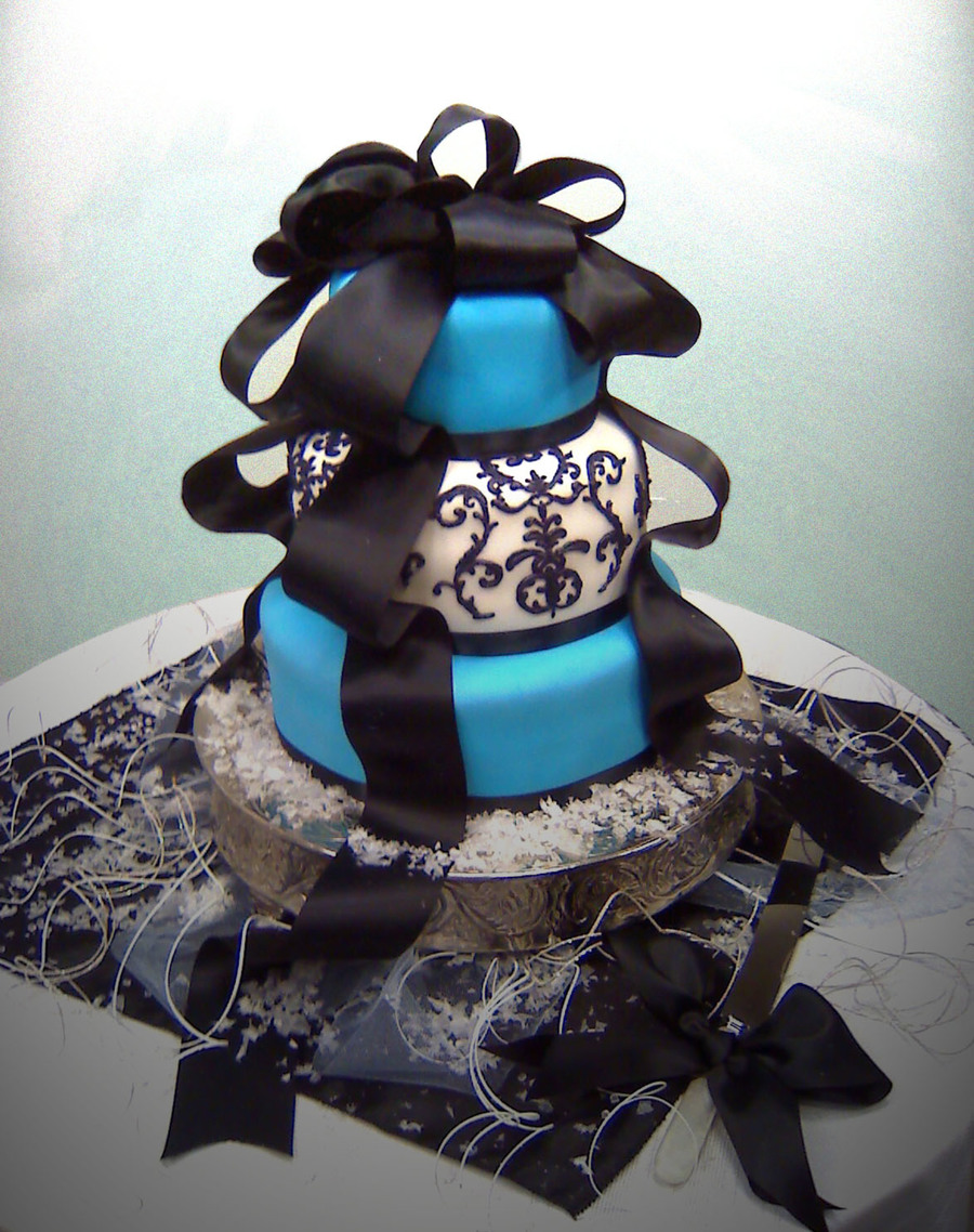 Damask Cake - CakeCentral.com