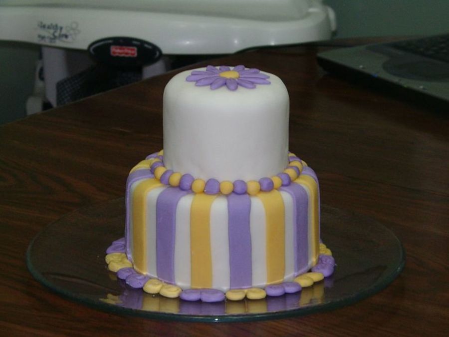 1Tieredcake.jpg - CakeCentral.com