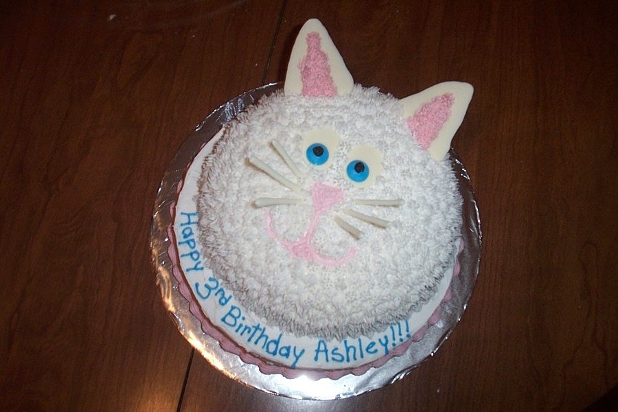 Cat Cake - CakeCentral.com