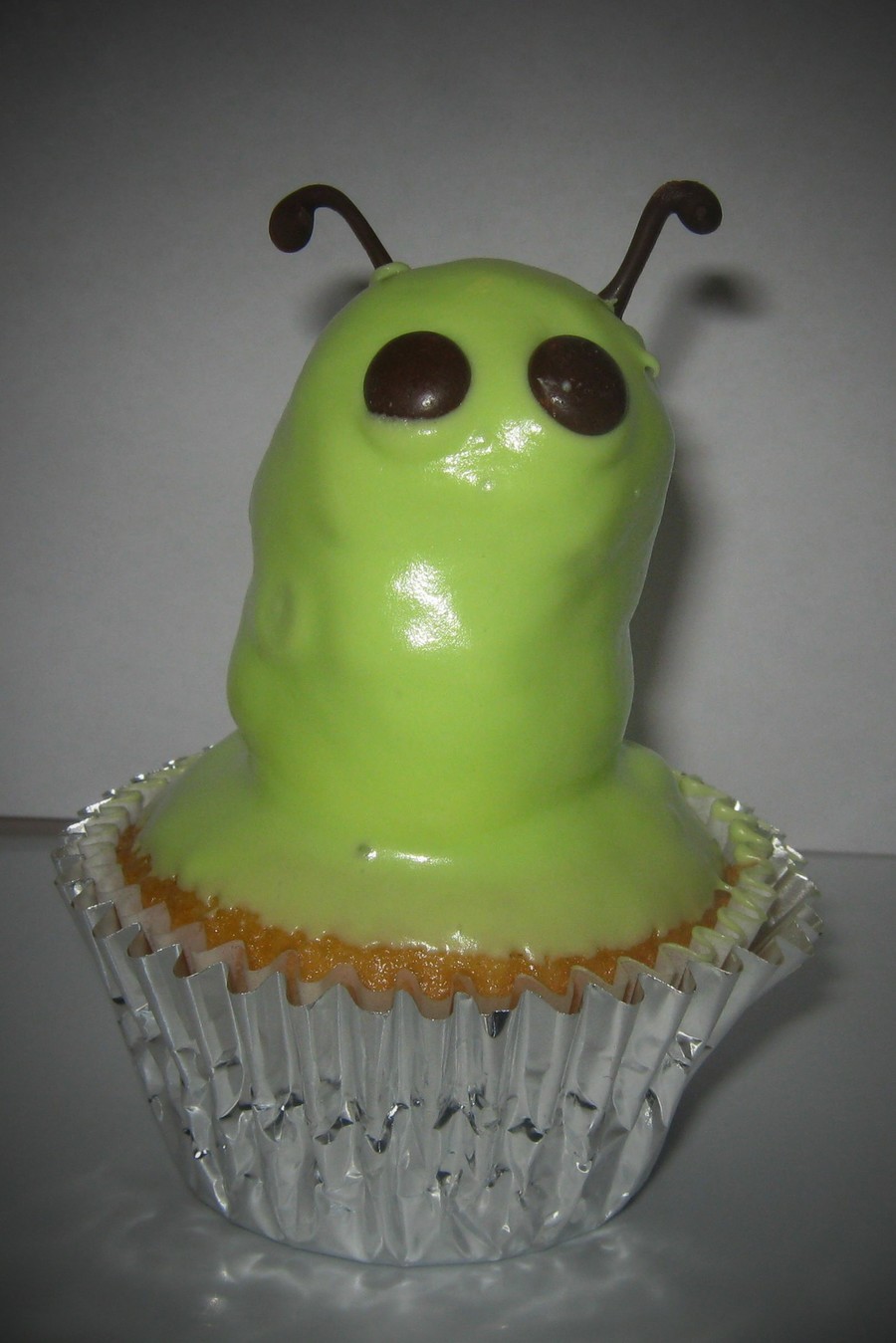 Alien Cupcakes - CakeCentral.com