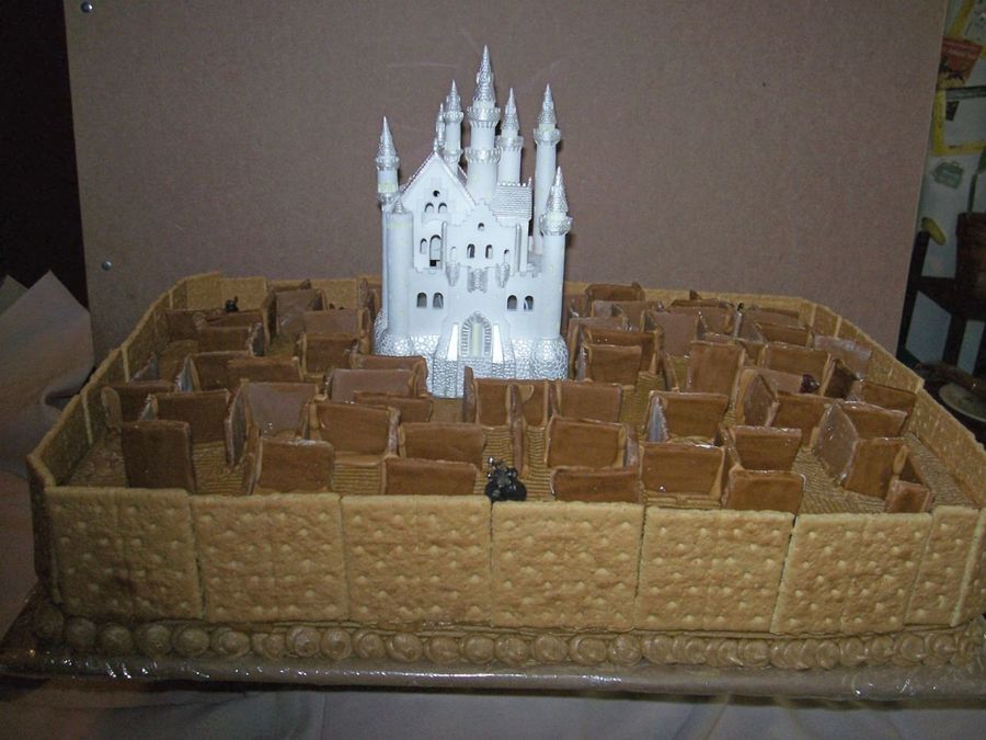 Labyrinth Cake - CakeCentral.com