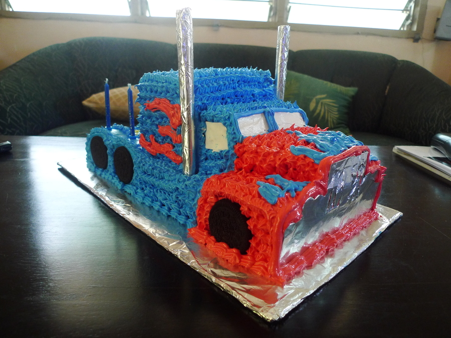 Optimus Prime Truck - CakeCentral.com