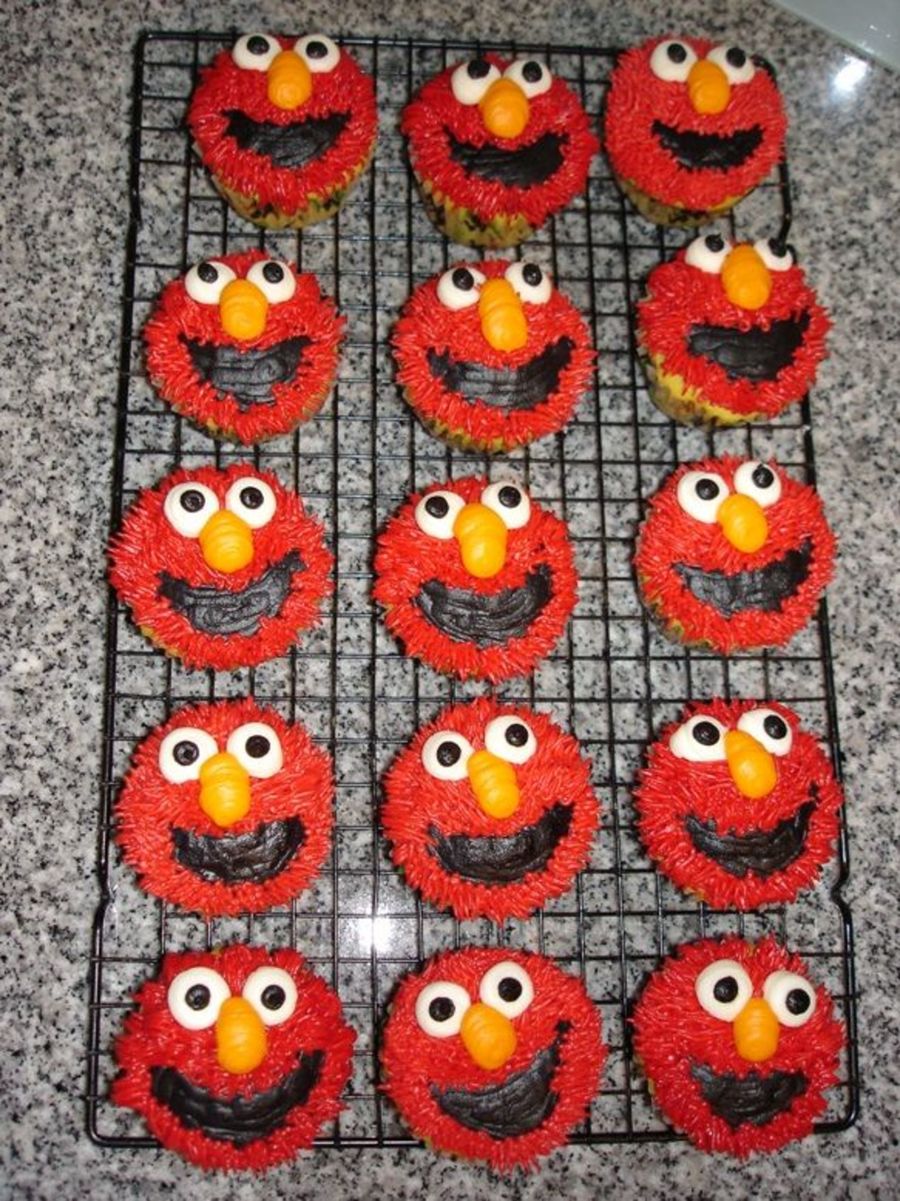 Elmo Cupcakes - CakeCentral.com