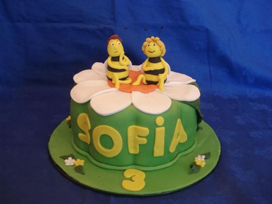 Maya Bee - CakeCentral.com