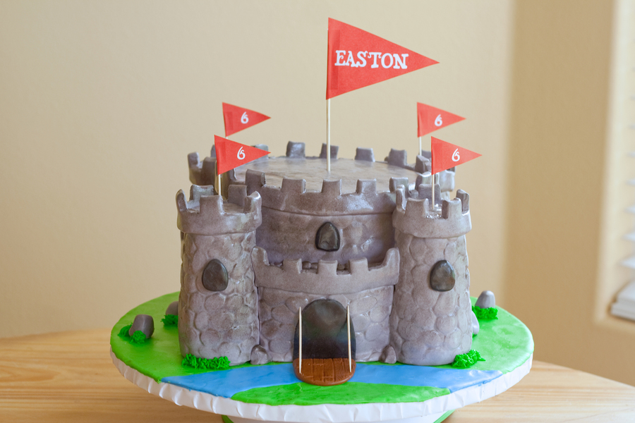 Medieval Castle - CakeCentral.com