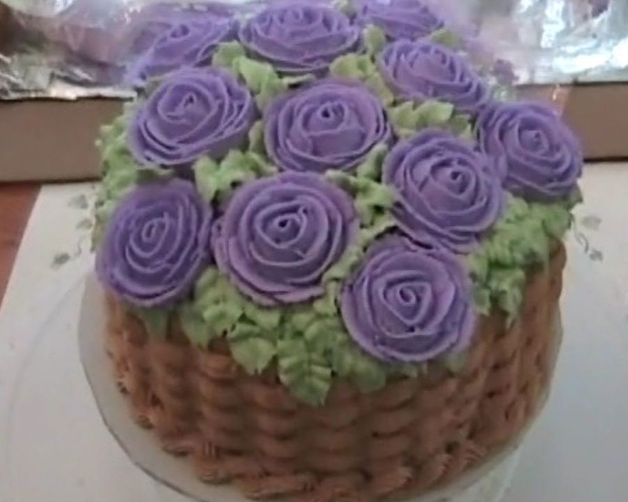Basket Of Roses - CakeCentral.com