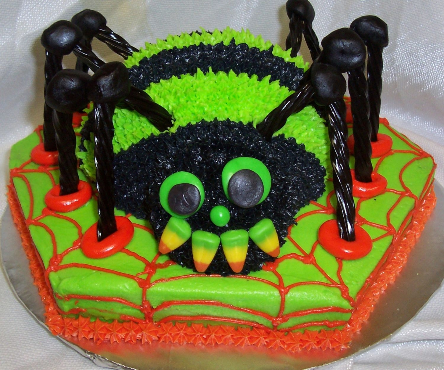Halloween Spider Cake - CakeCentral.com