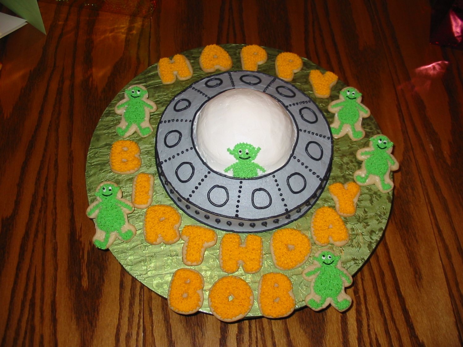 Alien - CakeCentral.com