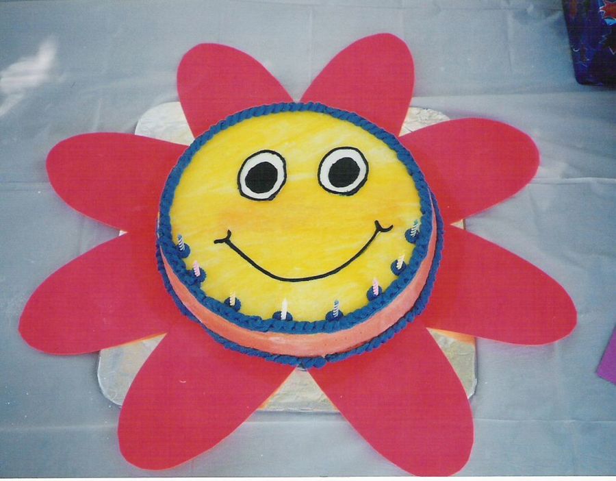 Smiley Flower - CakeCentral.com