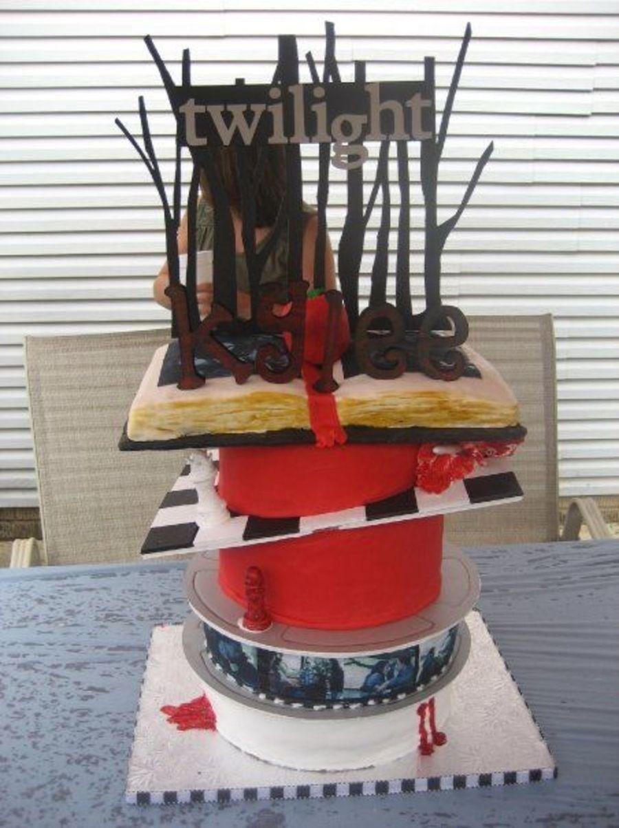 "twilight" Cake - CakeCentral.com