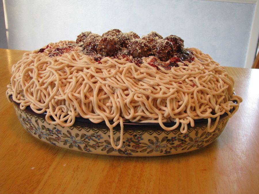 Spaghetti Cake - CakeCentral.com