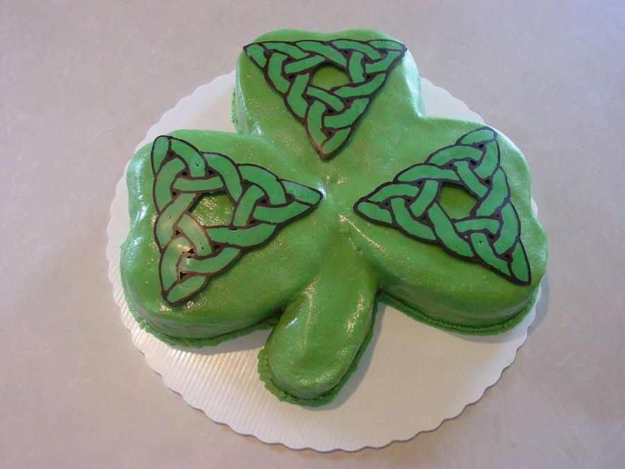 Celtic Knot - CakeCentral.com