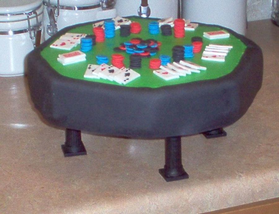 Poker Table - CakeCentral.com
