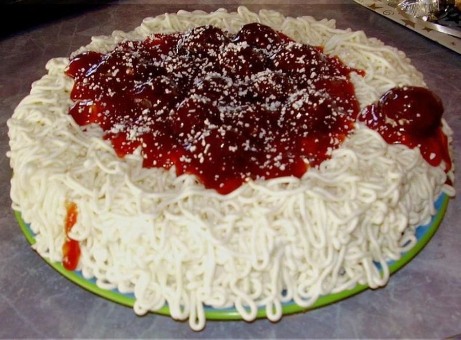 Spaghetticake1.jpg - CakeCentral.com