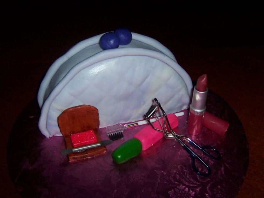 Make-Up Bag - CakeCentral.com
