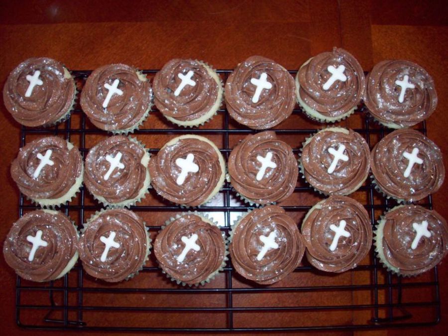 Chocolate_1St_Comm.jpg - CakeCentral.com