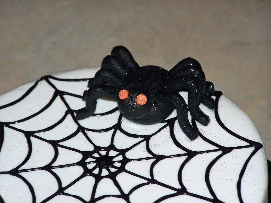 Spider Cake - CakeCentral.com