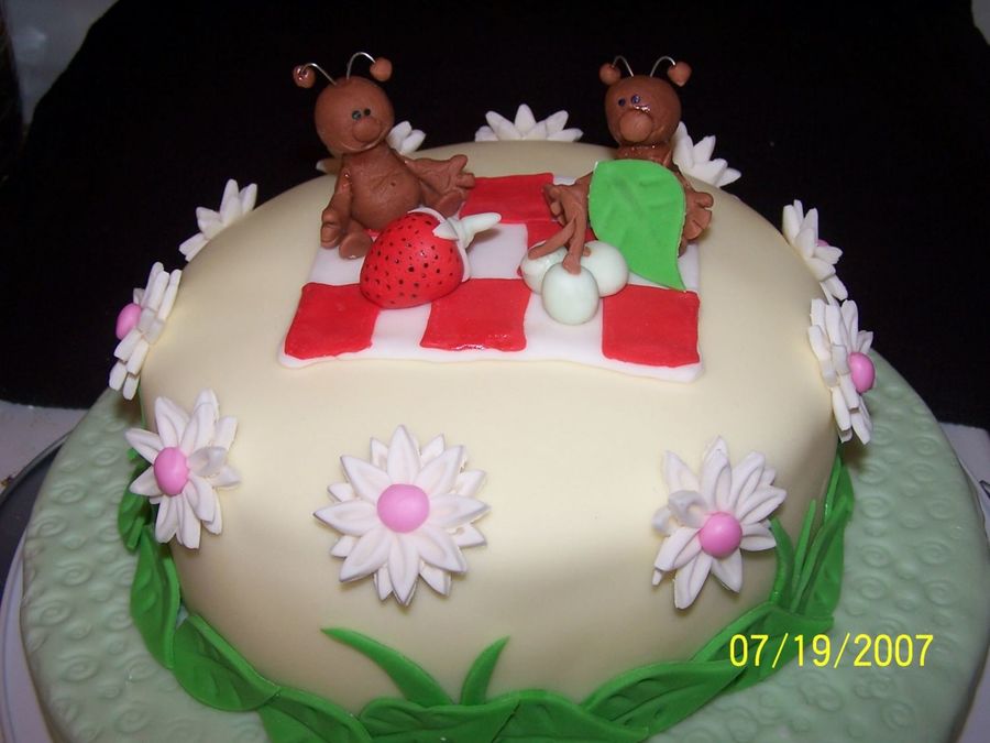 Ant Picnic - CakeCentral.com