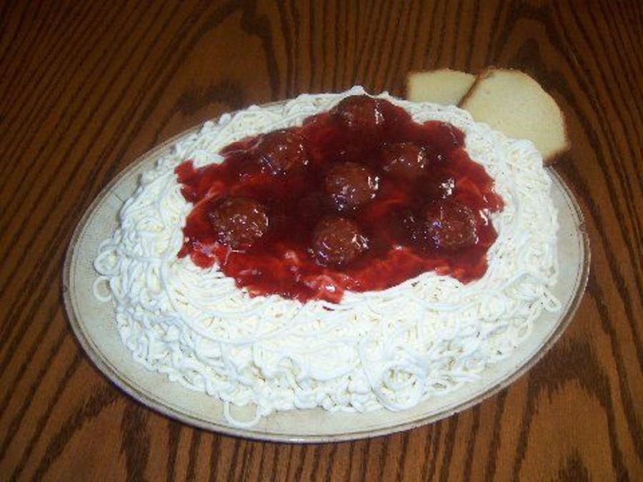 Spaghetti Cake - CakeCentral.com