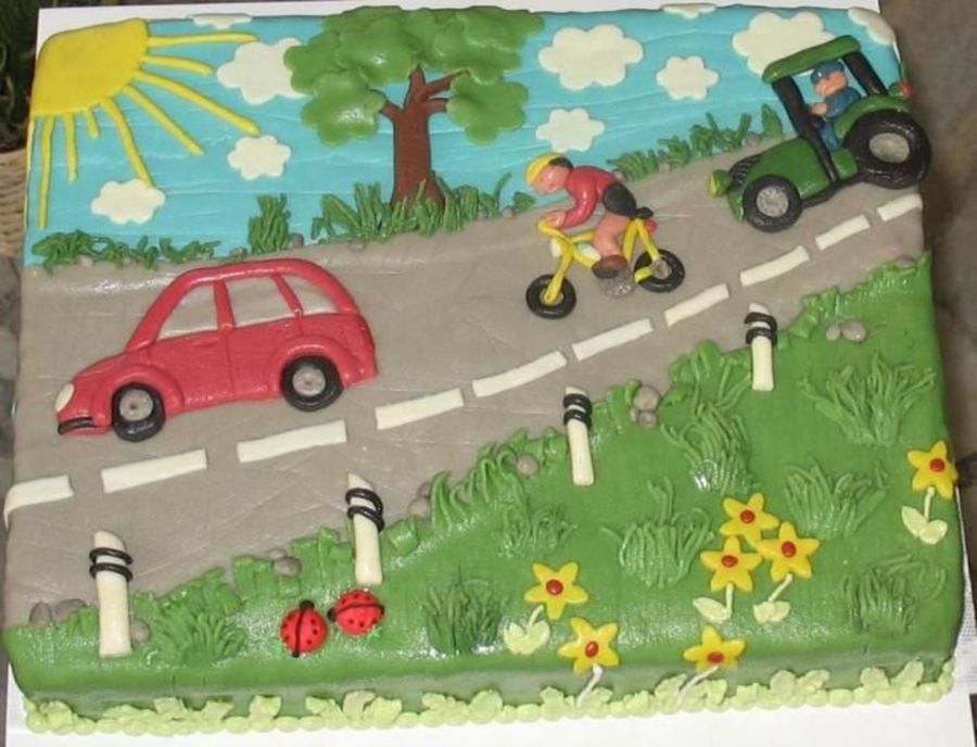 Road Traffic Cake - CakeCentral.com