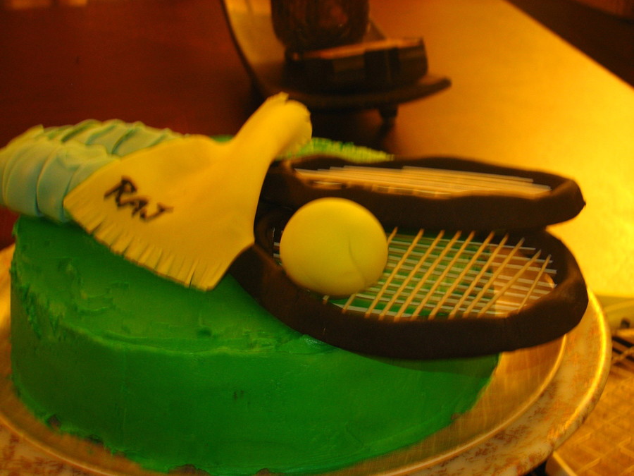 Tennis Cake - CakeCentral.com