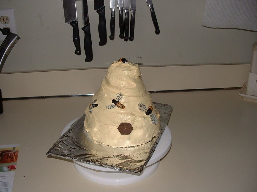 Beehive Cake - CakeCentral.com