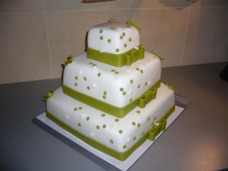 P1050634_Small.jpg - CakeCentral.com