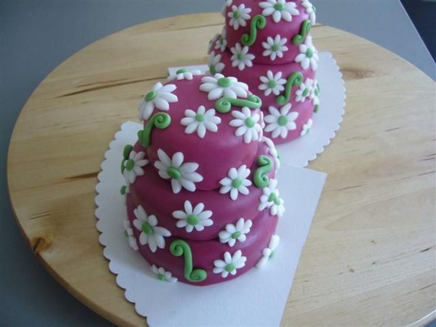 P1050004_Small.jpg - CakeCentral.com