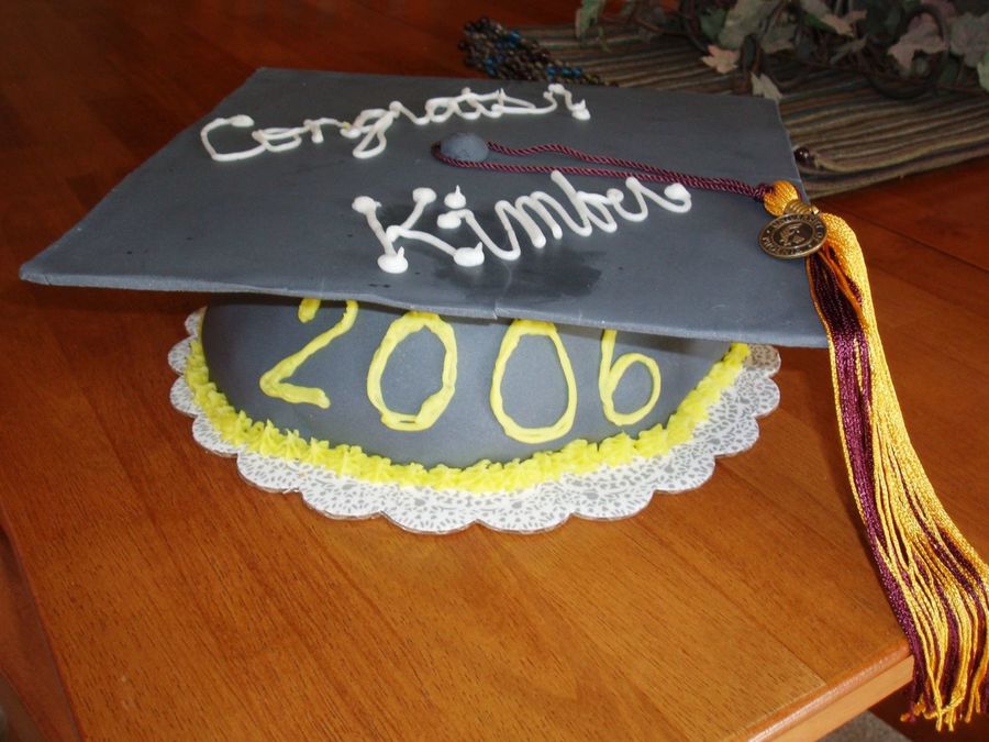 Graduation Cap Cake - CakeCentral.com