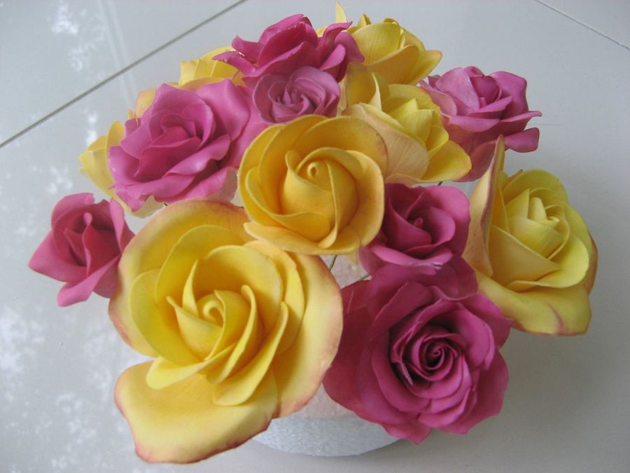 Pink And Yellow Roses - CakeCentral.com