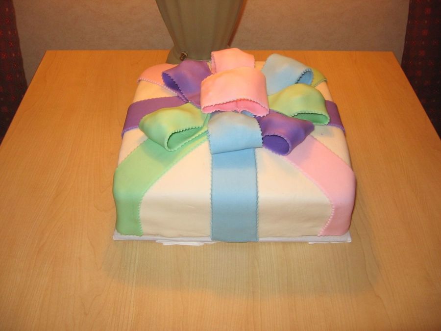 Present Cake - CakeCentral.com