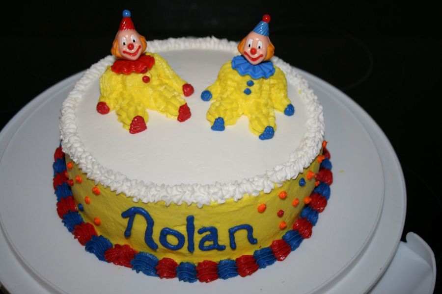 Clown Class Cake - CakeCentral.com