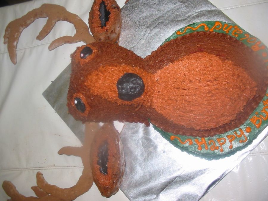 Mounted Deer Head Cake - CakeCentral.com