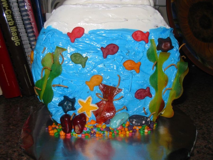 Aquarium Cake - CakeCentral.com