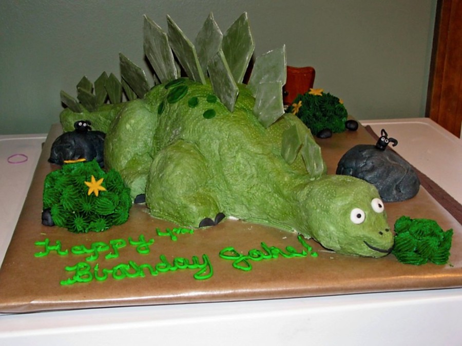 Stegosaurus - CakeCentral.com